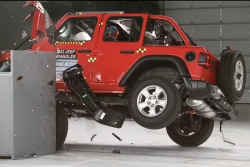 2022 Jeep Wrangler Tipped Over During Small Overlap Crash Test ...